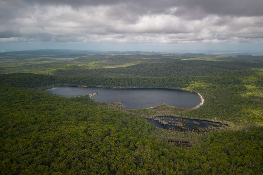 Lake Birrabeen On K'gari (Fraser Island) - Fraser-Tours.com
